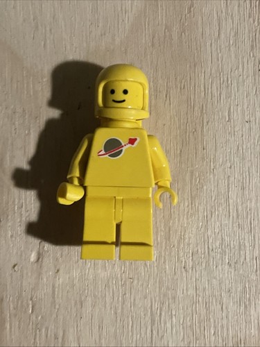 LEGO Classic Space Yellow Astronaut Minifigure Set 6985 920 6971 1558 ...