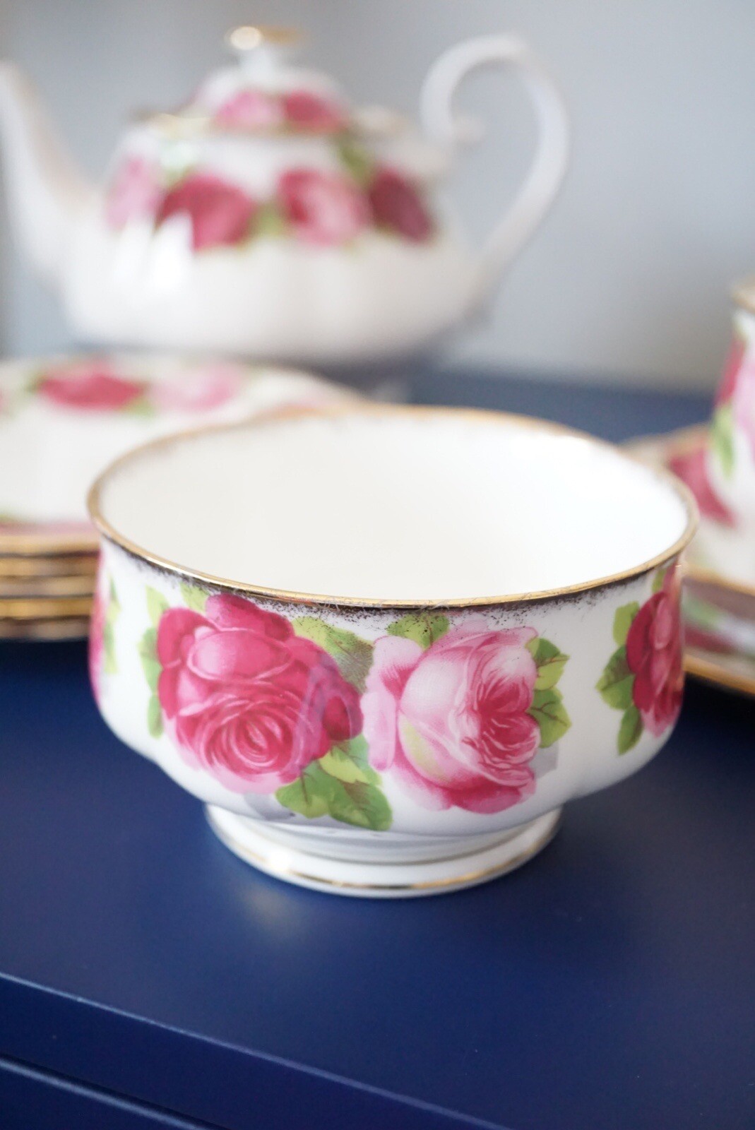 ROYAL ALBERT "OLD ENGLISH ROSE" TEA SET 23 PIECES | eBay UK