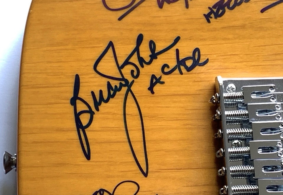 AC/DC signed Guitar Angus Young Brian Johnson Cliff group autograph ...
