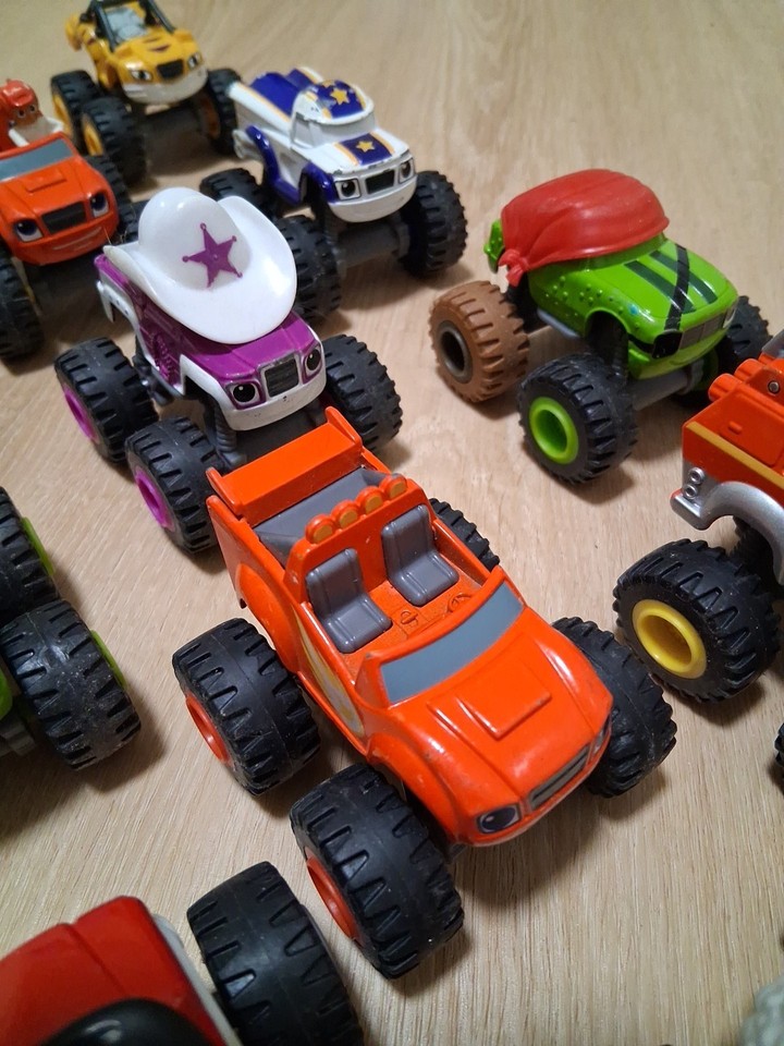 Blaze and the monster machines truck lot Zeg Worker Bighorn Set Of 12 ...