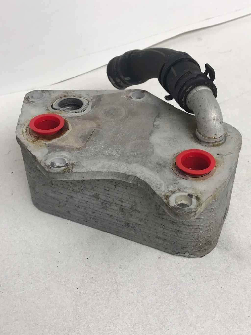 Volkswagen 2.5l Engine Oil Cooler OE 07k117021c Fits VOLKSWAGEN PASSAT ...