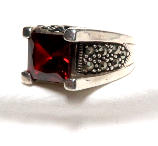 VINTAGE STUNNING STERLING SILVER DEEP RED CZ W/ MARCASITE RING ~ SIZE 6 ...