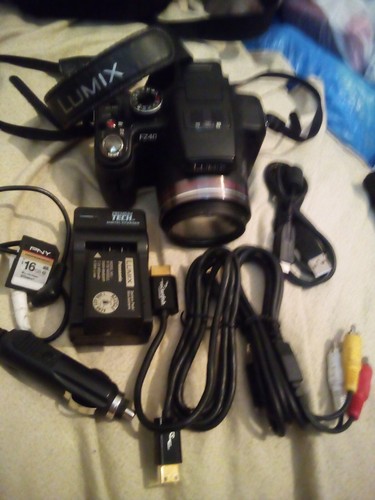 LUMIX FZ40,14mp,HD.HDMI,AV&USB Cords.16gb card,Battery,charger.Tested ...