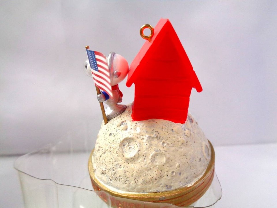 Hallmark KEEPSAKE Christmas Ornament Snoopy Astronauts NASA S 50 YEARS ...