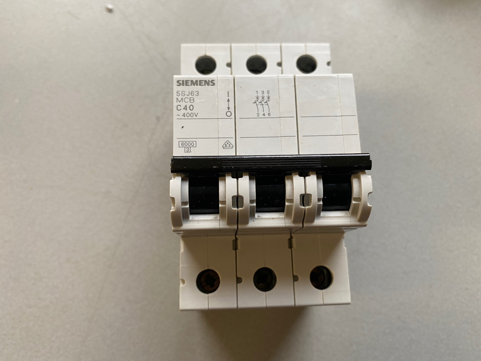 Siemens 5SJ63 MCB C40 Circuit Breaker 3-Pole 400V | eBay