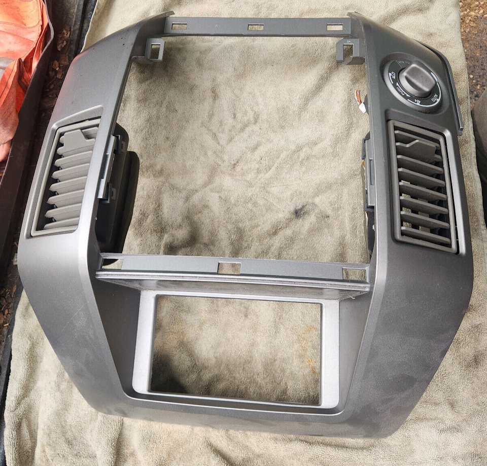 2004-2007 Infiniti QX56 Center Dash Instrument Panel Radio Trim Bezel ...