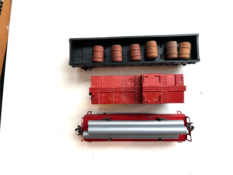 LIONEL 6254, 6462, 6007, NYC GONDOLA , PIPE FLAT CAR, CABOOSE, BOXES ...