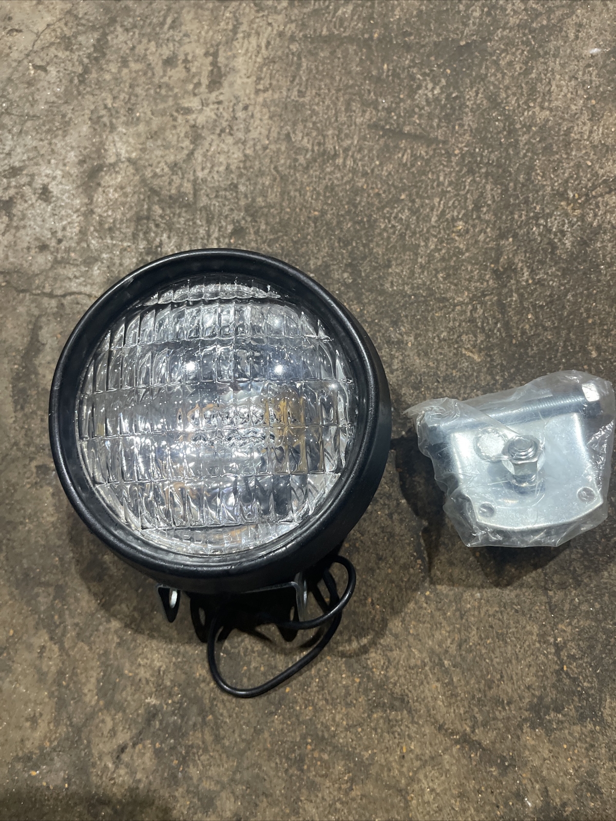 Grote 64931 CLR,PAR 36 RUB TRCTR/UTILITY,12V SLD BM Vehicle-Mounted ...