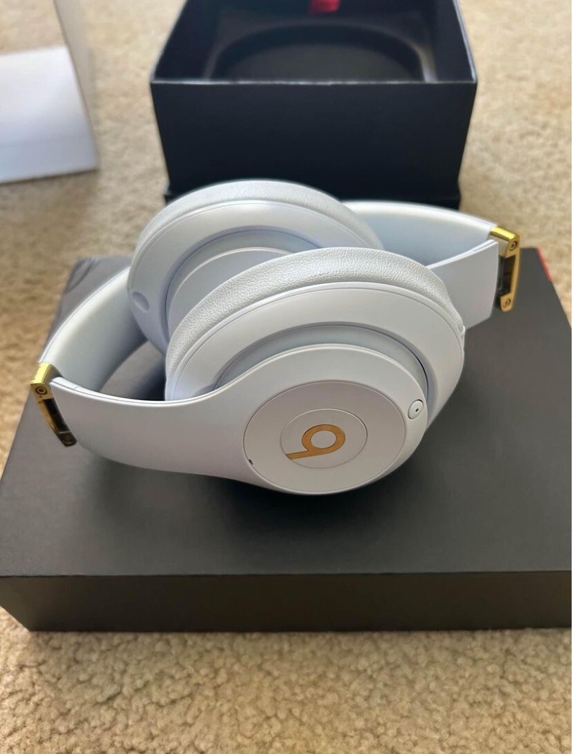 Beats by Dr. Dre Studio3 Over the Ear Wireless Headphone - White for ...