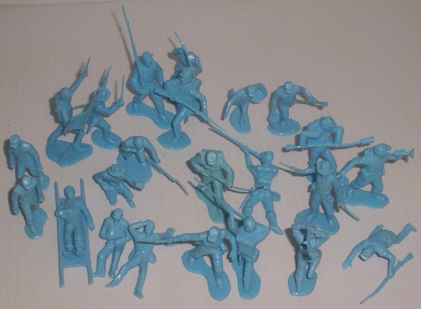 LOT OF 24 MARX COPY CIVIAL WAR UNION LIGHT BLUE COLOR ARMY MEN MILITARY ...