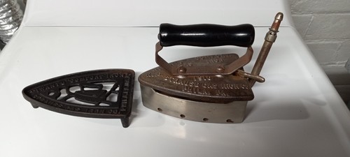 ANTIQUE 1910 GAS SAD IRON IWANTU STRAUSE with MATCHING TRIVIT | eBay
