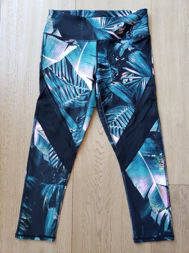 Fabletics Navassa Crop Legging Size XXS Tropical Print Black Green Pink ...