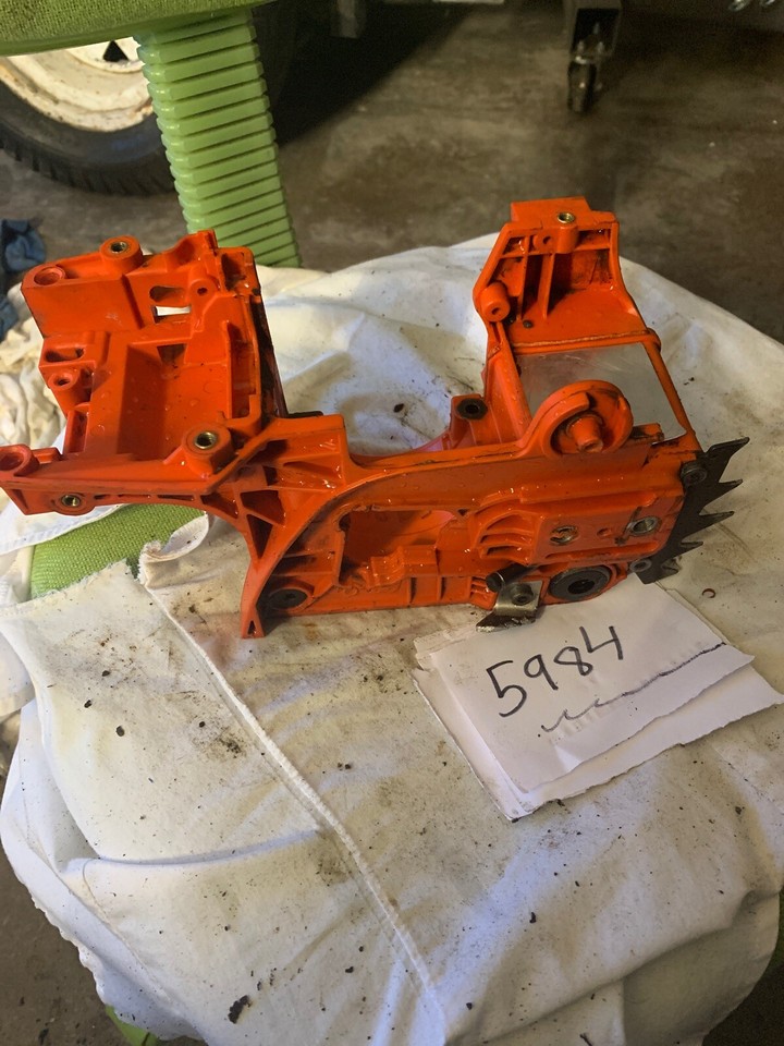 Echo CS-370 CS-400 Chainsaw Crankcas Oem P021009858 | eBay