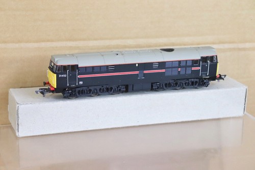 LIMA RE PAINTED DETAILED BR FRAGONSET CLASS 31 DIESEL LOCOMOTIVE 31452 ...