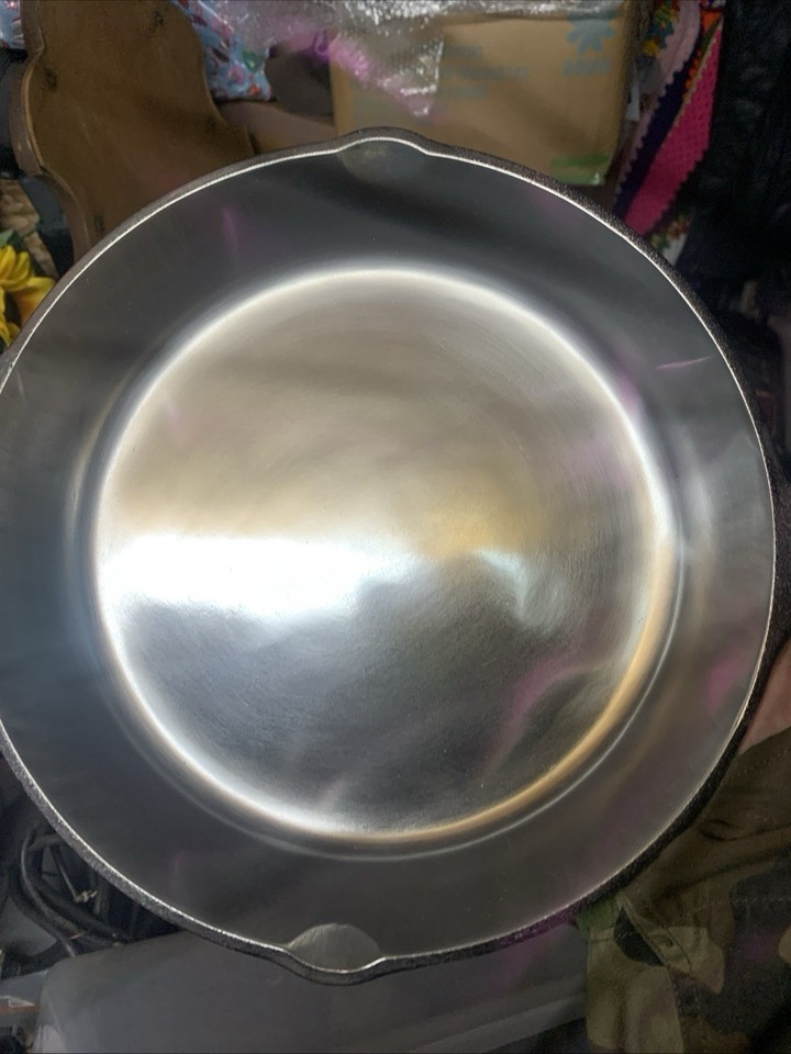 cast iron skillet smooth polished Vintage Lodge Cast Iron Double Pour ...