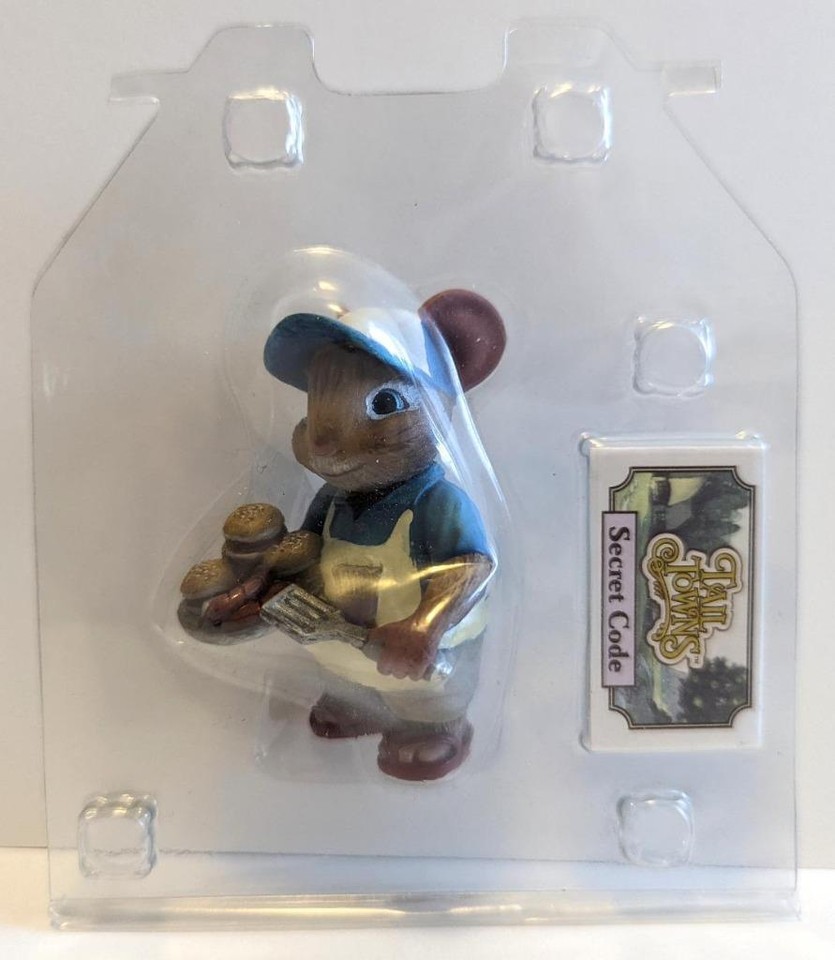 Ganz Tail Towns Friends Adult Collectible Figurine Mouse Master of the ...