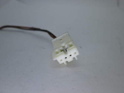 2006 MERCEDES BENZ ML350 4 PORT CONNECTOR WITH 2 PIN & WIRE USED ...
