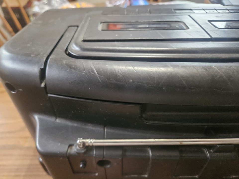 Vintage SHARP WQ-CH600 PORTABLE 6 CD CHANGER RADIO CASSETTE PLAYER ...