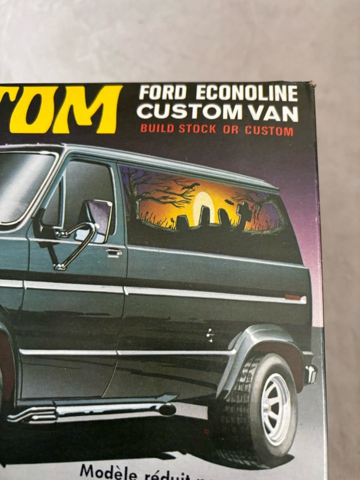 Vintage AMT Vantom Ford Econoline 1975-1978 Custom Van 2-n-1 Model Kit ...