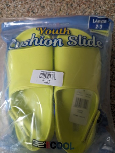 New 32 Degree Cool Youth Cushion Slides, Size Large (2-3), Yellow | eBay