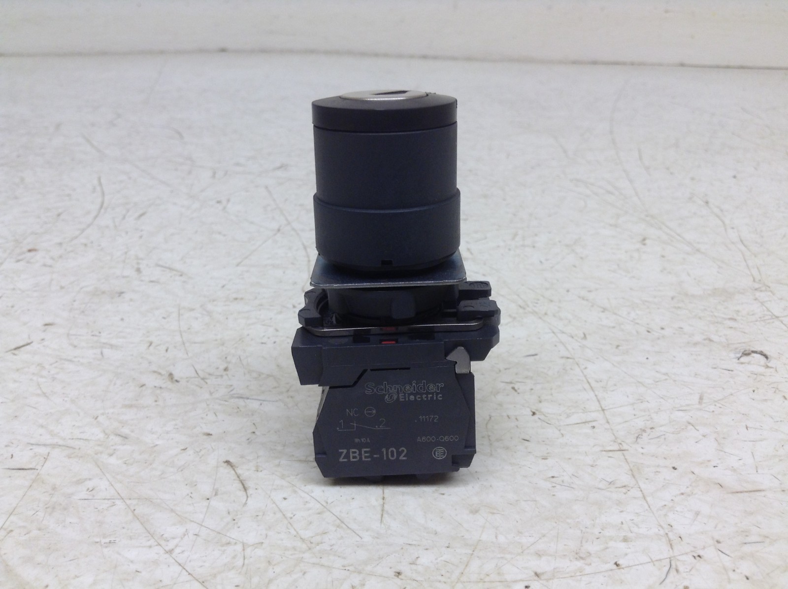 Telemecanique ZBE-102 2 Position Maintained Key Selector Switch ZBE ...