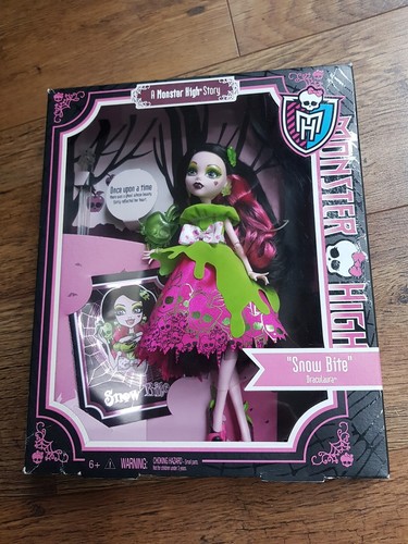 Monster High Scary Tales Snow Bite Draculaura New In Box - Minor Wear ...