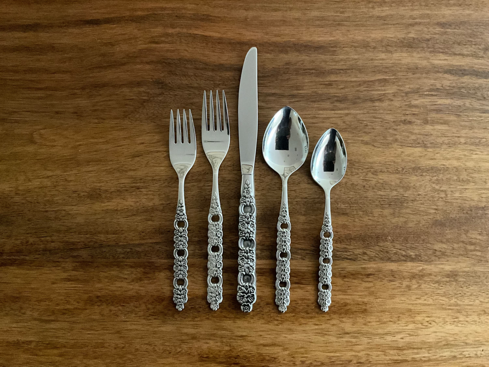 Oneida Community Stainless Silverware / Flatware Complete Set - Viola ...
