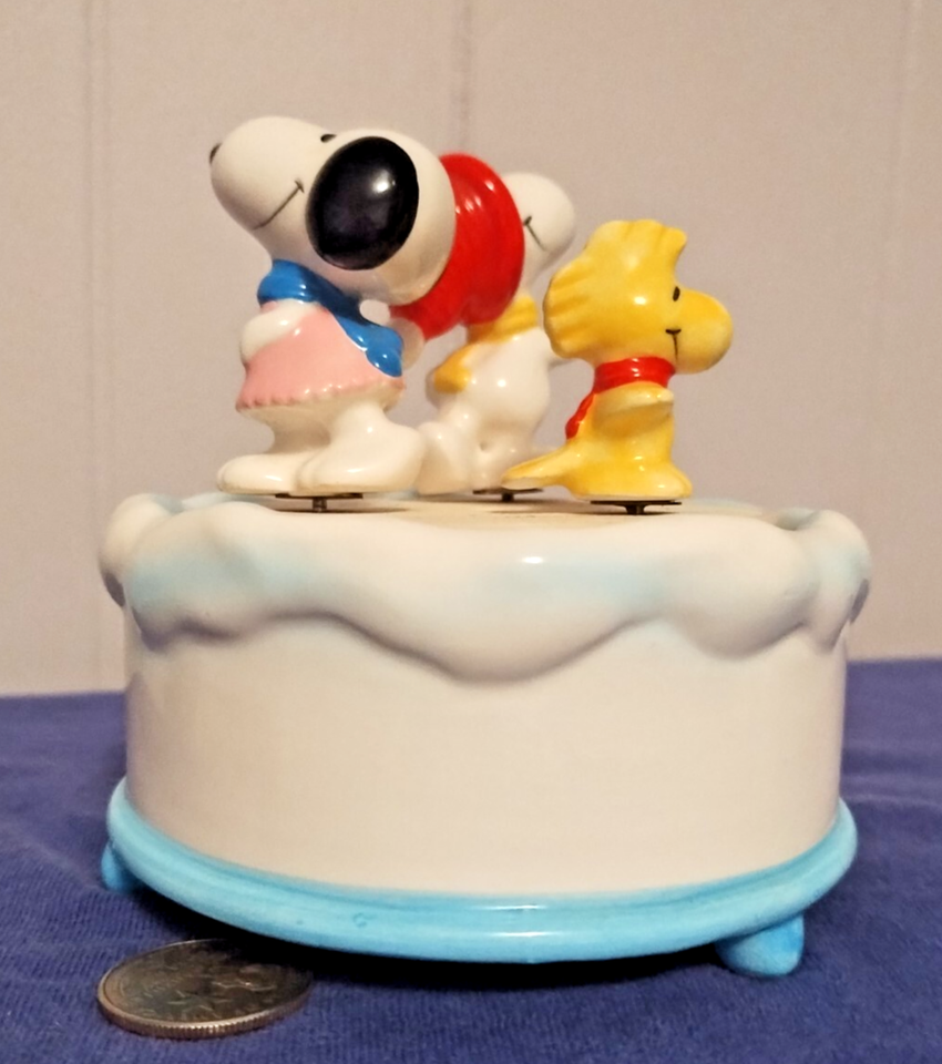 1972 Schmid Snoopy Ceramic Ice-Skate Music Box Spinning Characters ...