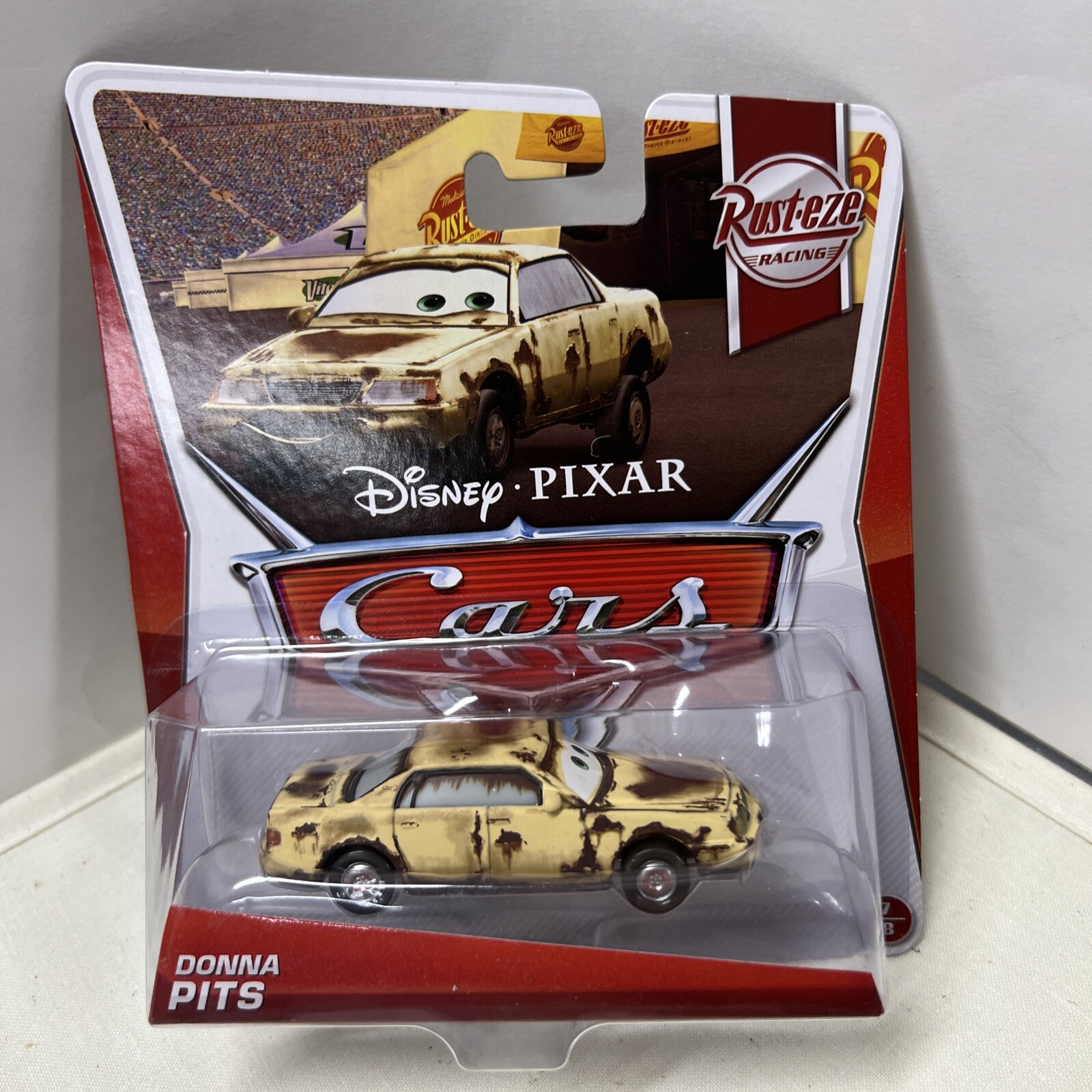 Disney Pixar Cars Donna Pits Rust-Eze Racing Rare Diecast New NIP