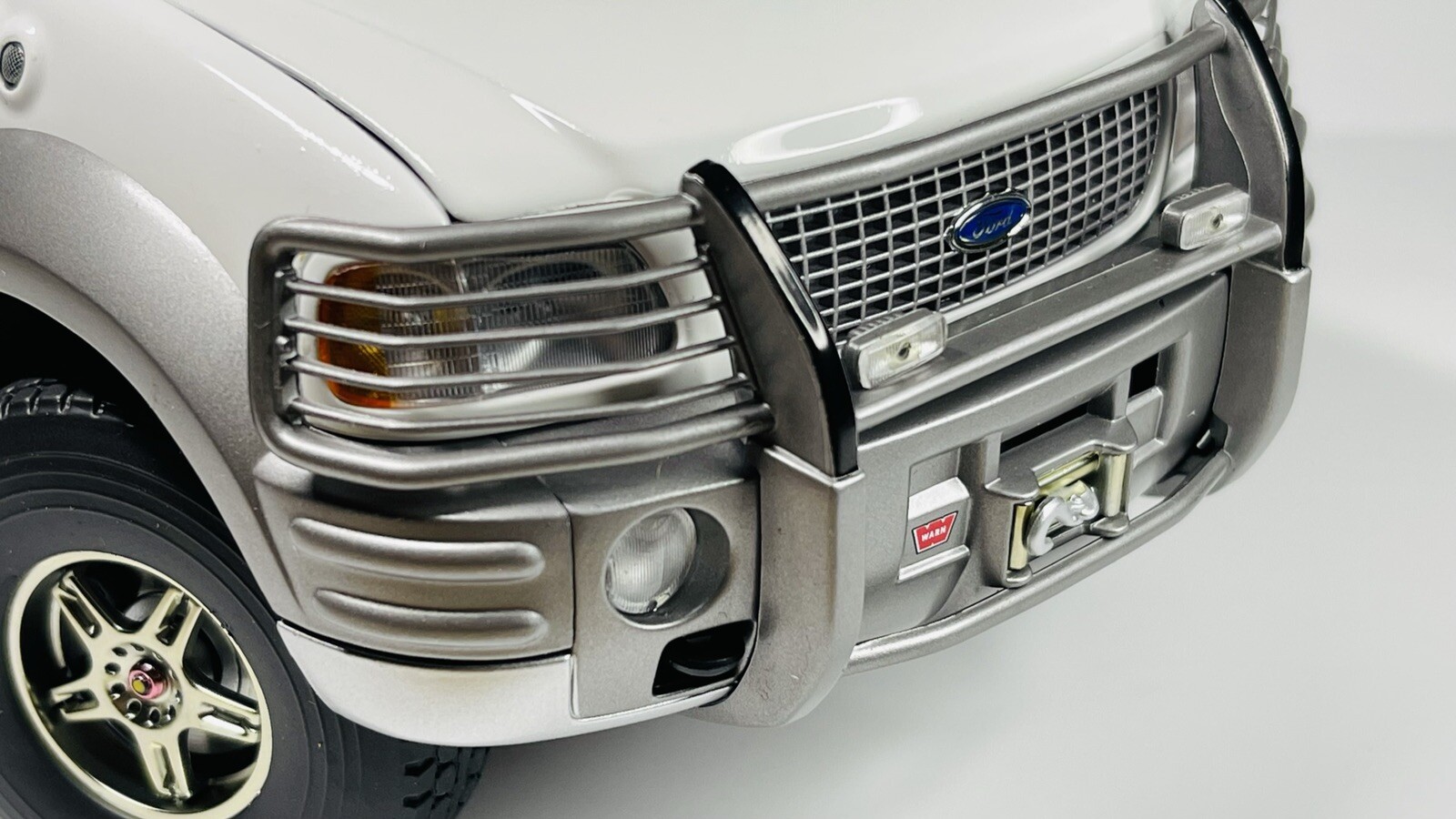 Autoart 1/18 Ford Himalaya Expedition super rare retired diecast New in ...