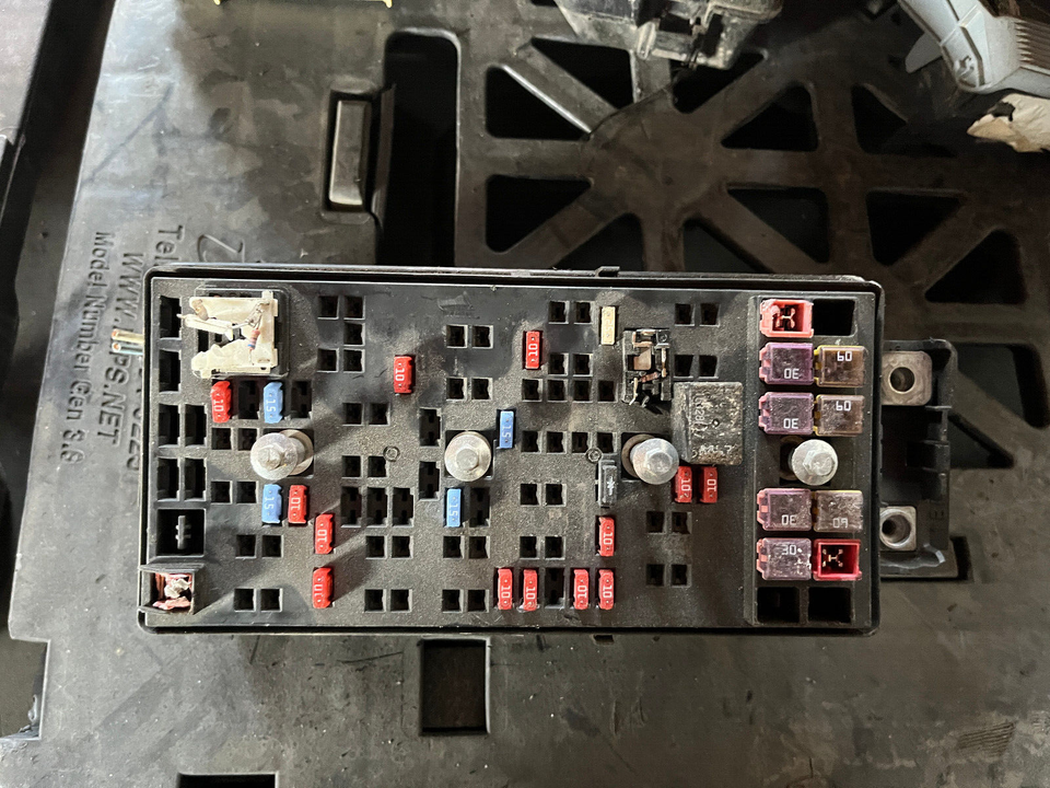 OEM 05 PONTIAC G6 3.5L Engine Fuse Relay Box Block Assembly 22731137 | eBay