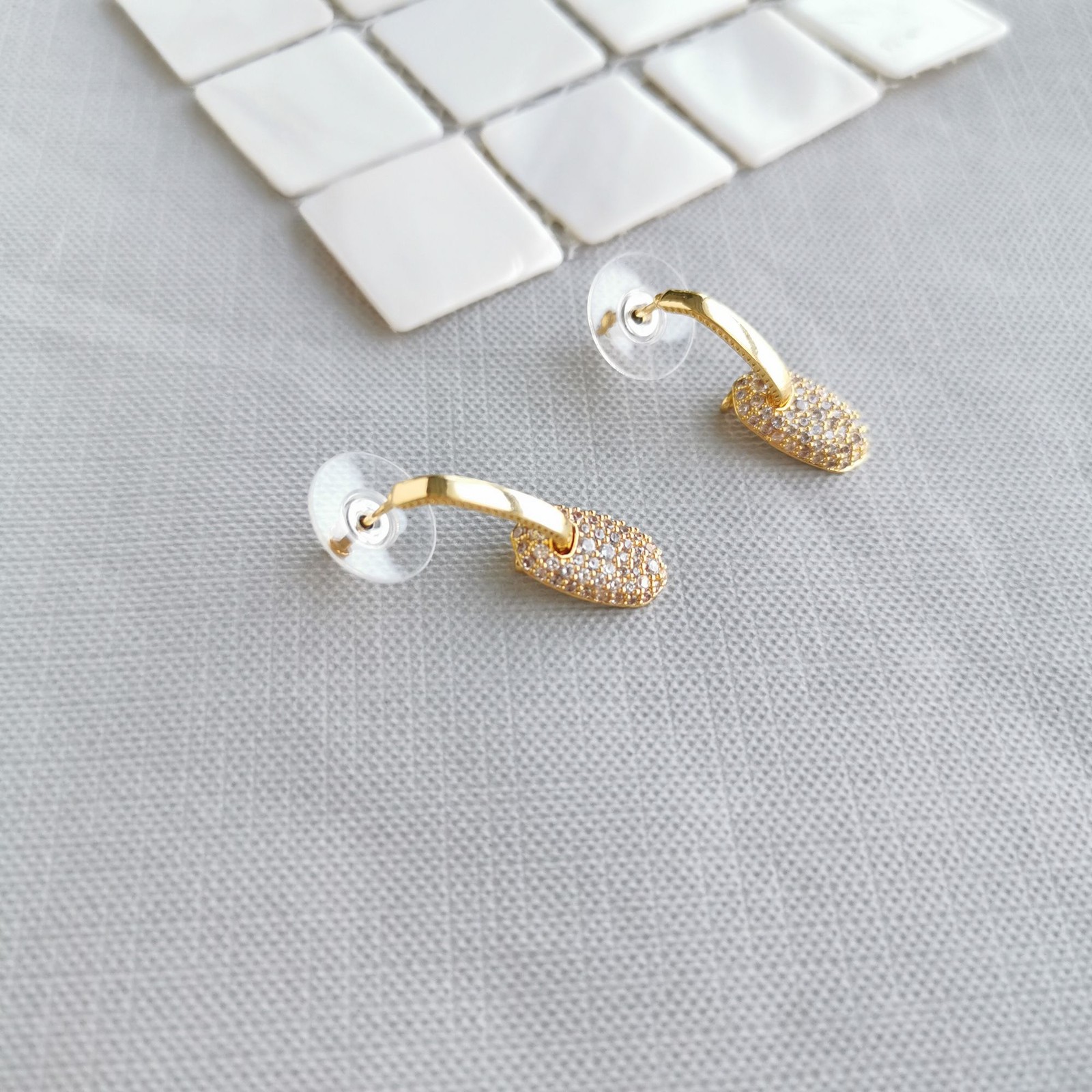 NEW ️ Kendra Scott Bailey Gold White CZ Pave Huggie Earrings ️