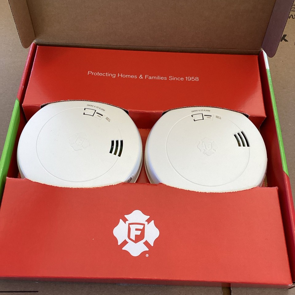 First Alert Voice & Location Alerts 2-in-1 Smoke & Carbon Monoxide ...