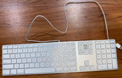 Genuine Apple Wired USB Full Size Keyboard A1048 English Layout Used ...