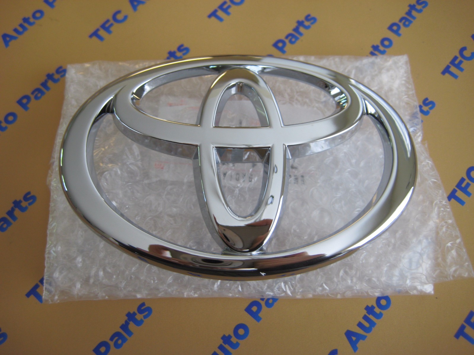 Toyota Rav4 Chrome Front Grille Emblem Genuine OEM Toyota New 2001-2004 ...