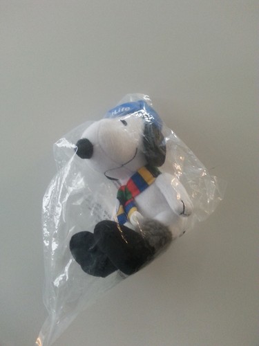 SNOOPY PEANUTS Metlife Insurance RAINBOW SCARF Stuffed Plush SEALED IN ...