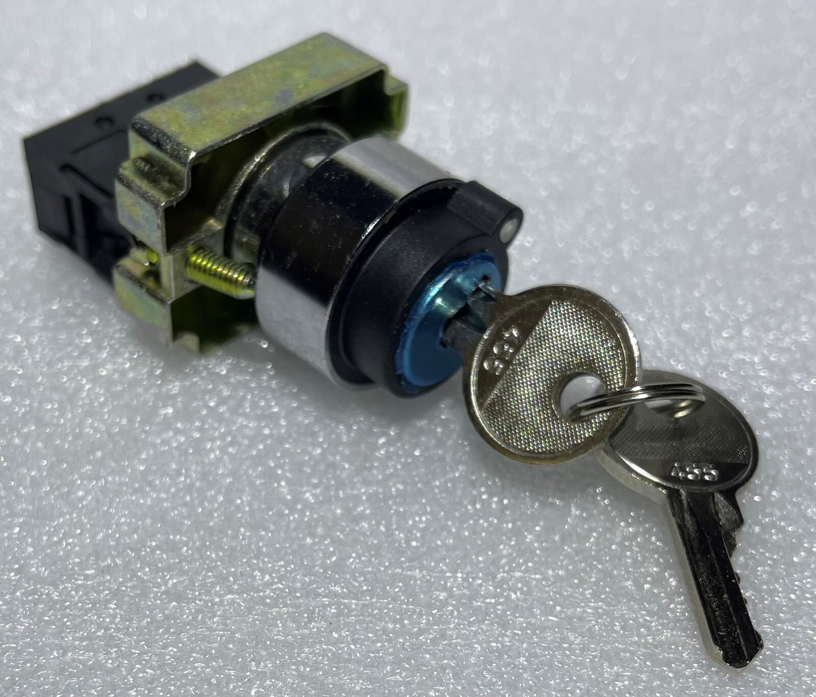 2 x Telemecanique Selector Switch 2 Position Key Switch ZB2-BG21 ZB2 ...