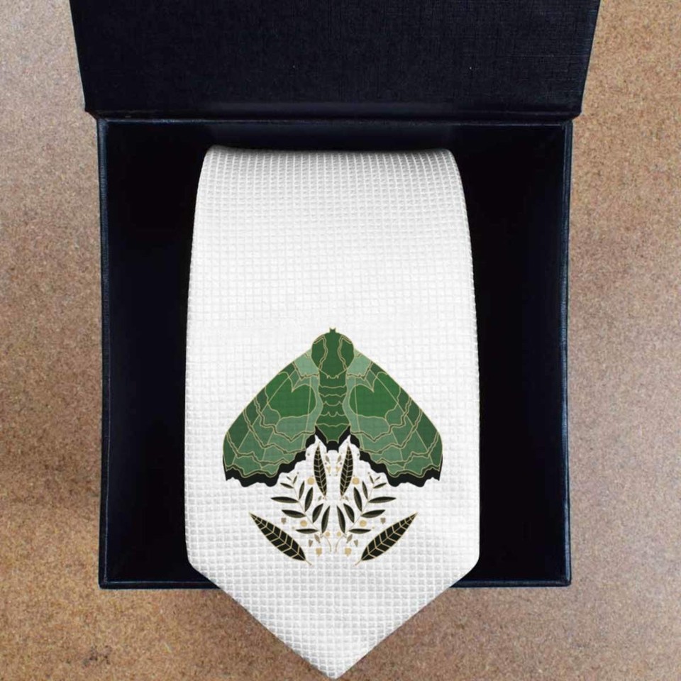 'Natures Green Moth' White Tie / Necktie with Gift Box (AT00030883 ...