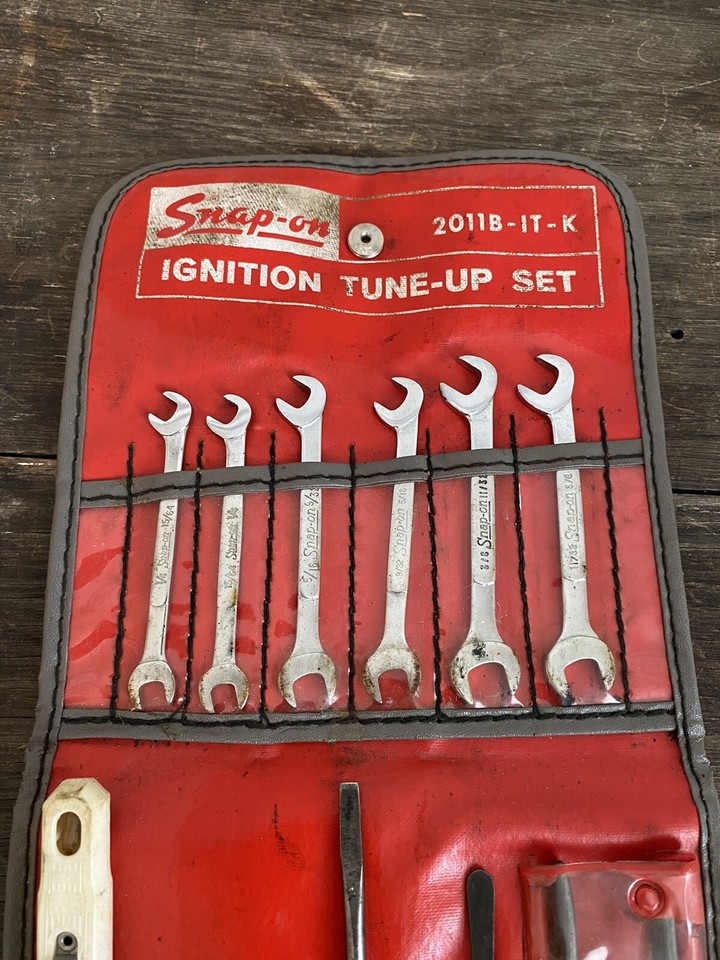 Vintage Snap-On 2011B-IT-K Ignition Tune-Up Kit Set w/ C-111B Kit Bag ...