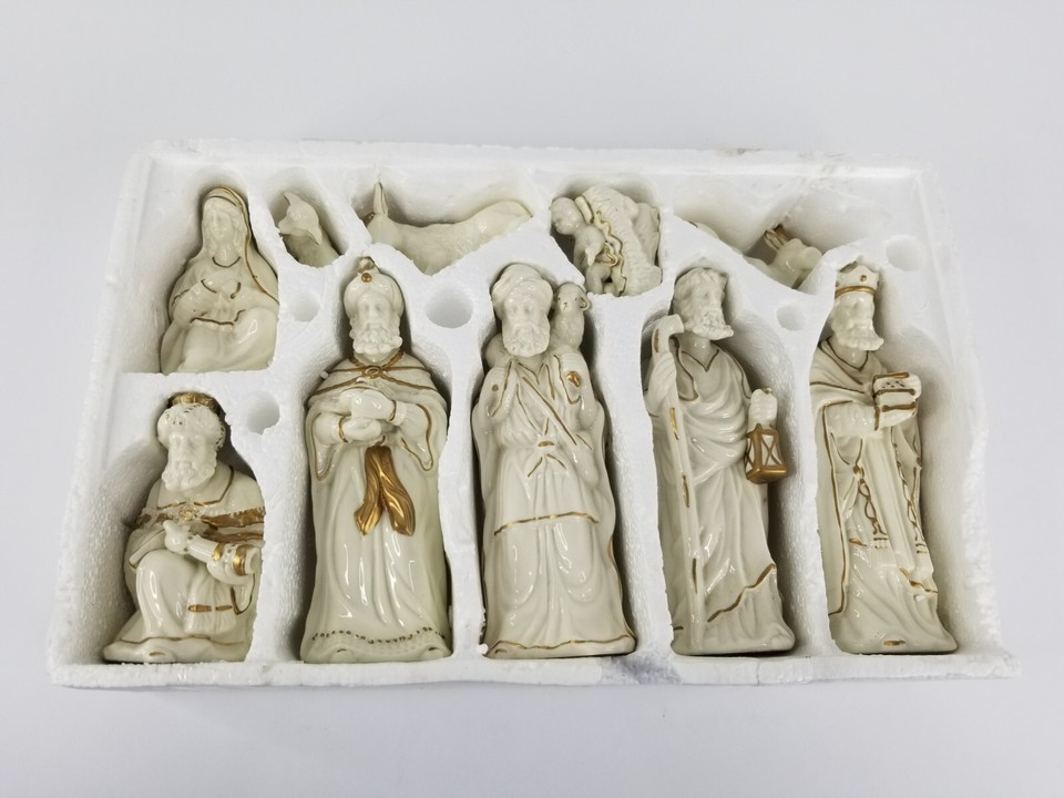 Vintage 10-Piece Ivory Glazed Ceramic Nativity Set Christmas Decoration ...