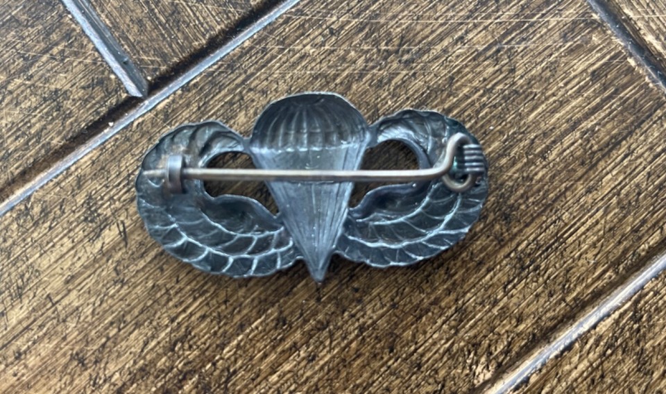US Army Parachute Badge/Jump Wings, pin back. | eBay