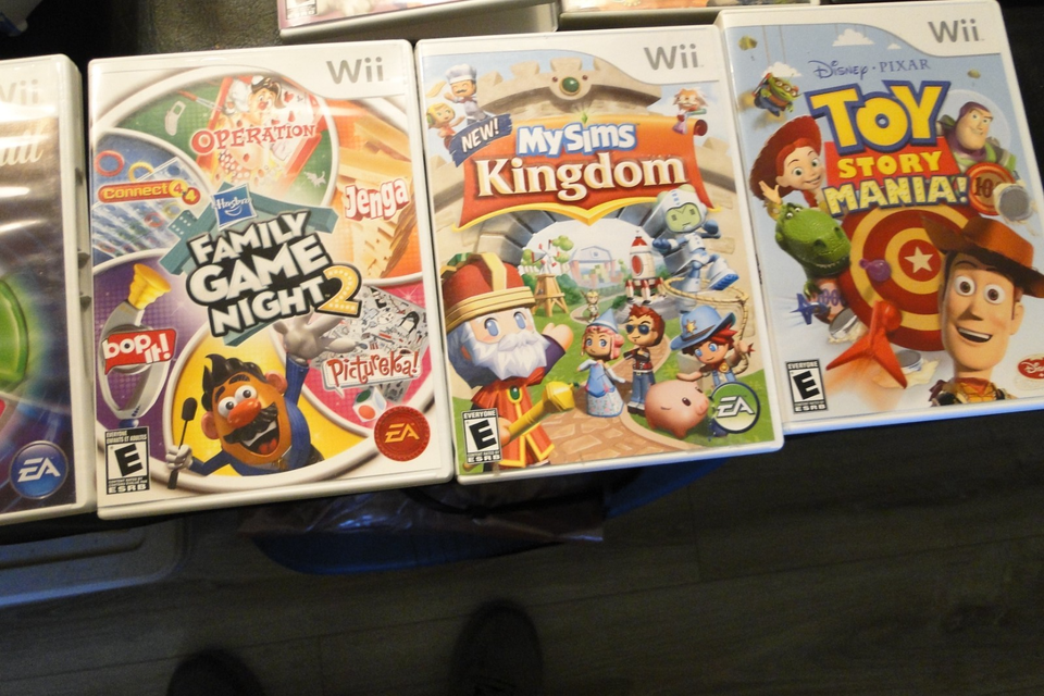 Nintendo Wii Game Console W 9 Family Games W NU Draw Tablet, Controller ...