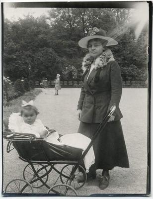 Original Vintage 1900s SNAPSHOT fashionable lady with baby stroller | eBay