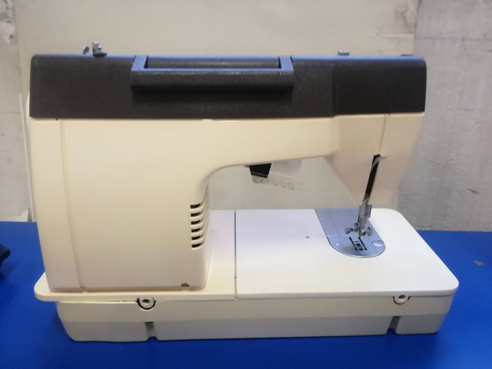 Singer 7101 elettrica macchina da per cucire portatile con custodia ...