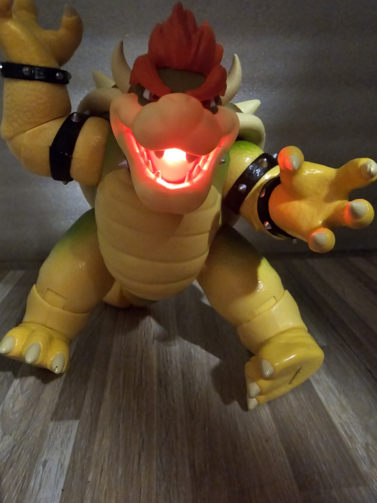 Super Mario Bros. Movie 7 Inch Bowser Action Figure w/Fire Red Light In ...