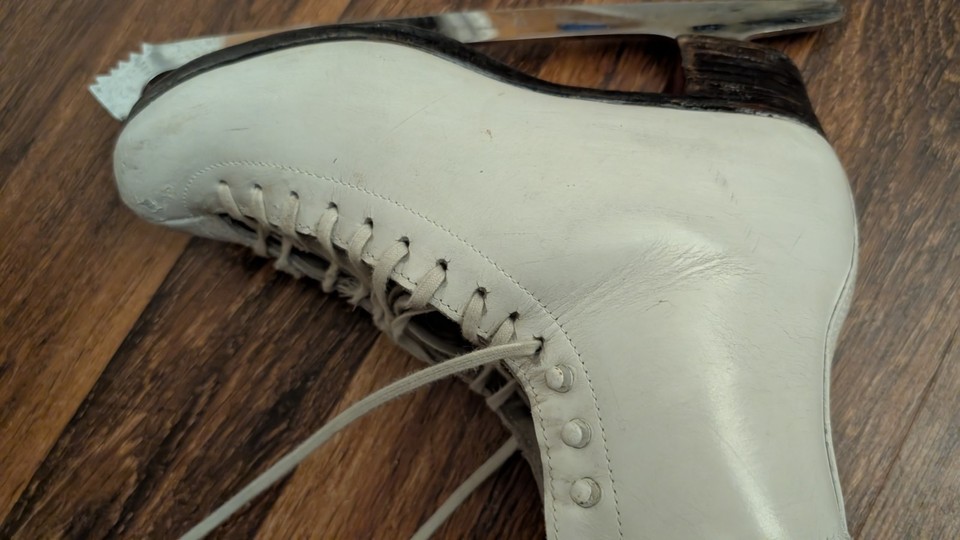 Vintage Riedell Gold Star Women's Ice Figure Skates White Size 6 | eBay