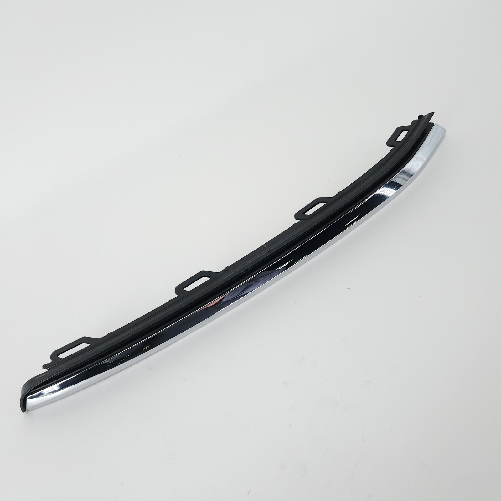 Genuine OEM VW 5GM-854-662-D-RYP Passenger R Grill Lower Chrome Strip ...