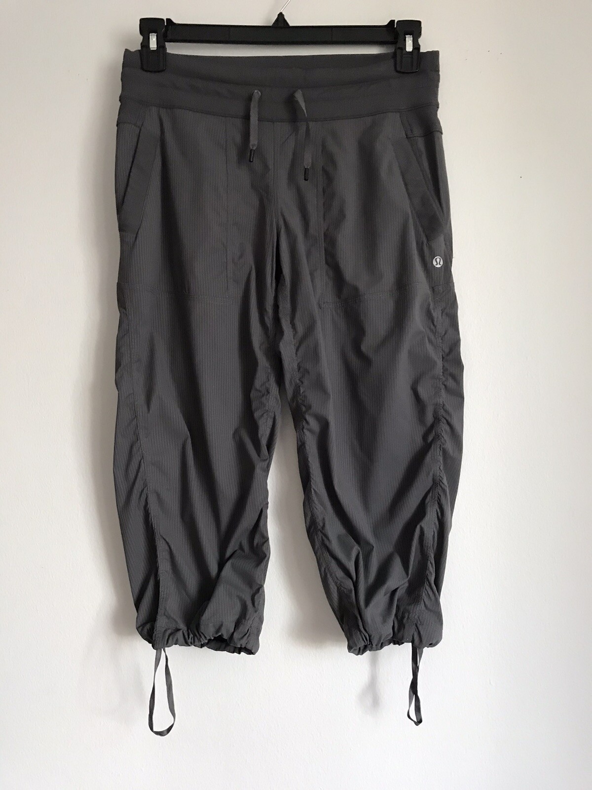 LULULEMON DRAWSTRING WAIST CROPPED PULL-ON DRAWSTRING HEM POCKET PANTS ...