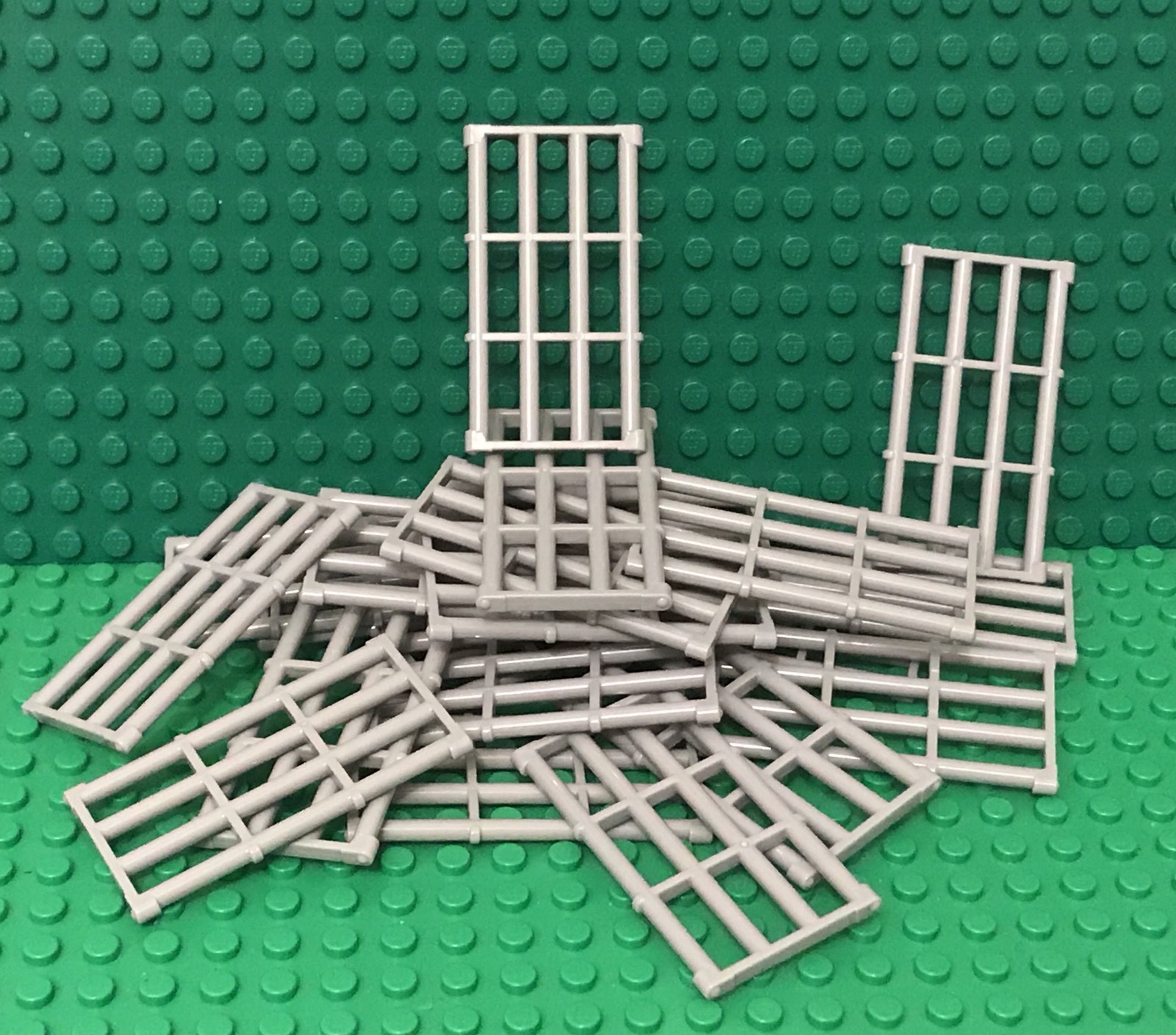 Lego 24 Light Bluish Gray Lattice Barred Bar 1x4x6 City Prison Parts ...