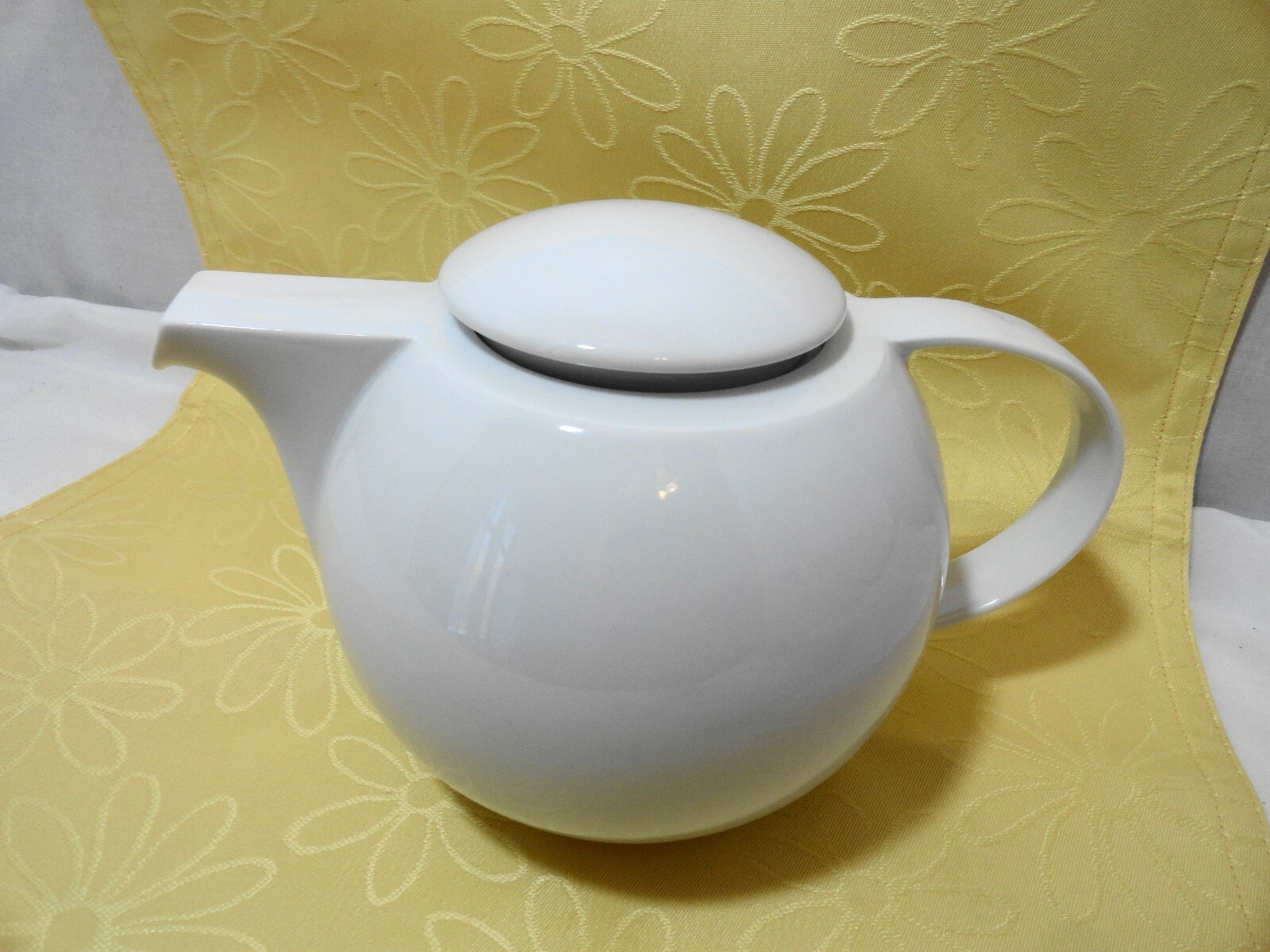 Studio Nova Tivoli White Teapot 5.25 " tall Art Deco 6 Cup | eBay